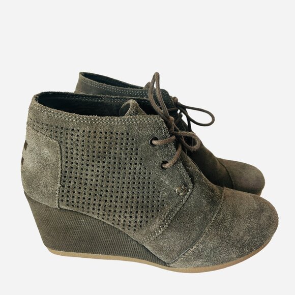 Toms | Shoes | Toms Desert Lace Up Wedge Ankle Bootie Sz 65 Perforated ...